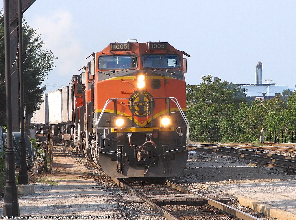 BNSF 1005